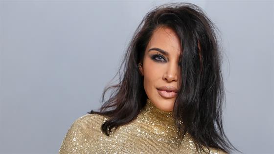 Kim Kardashian’s Icy Blue Eyes at Vanity Fair Oscars Party Will Make ...