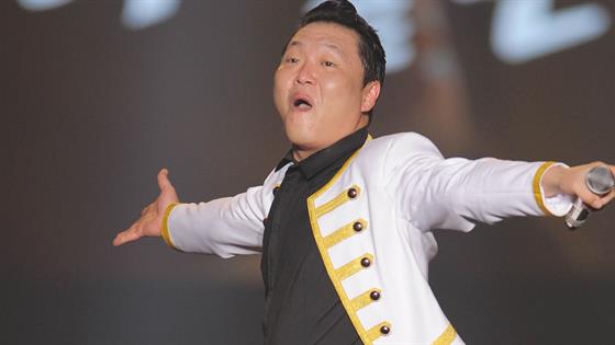 'Gangnam Style’ Singer PSY Apologizes for His Weight Loss