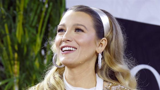See Blake Lively's RED HAIR in It Ends With Us Photos
