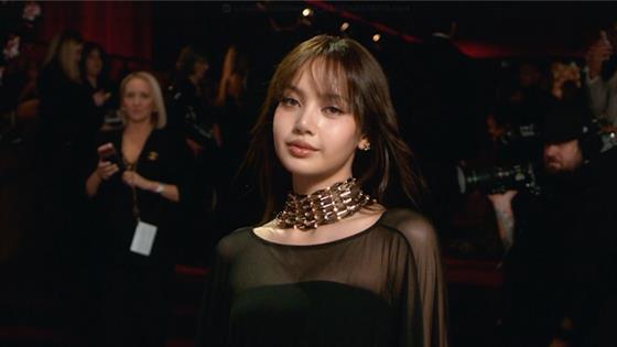 GLAMBOT: BLACKPINK's Lisa | Golden Globes 2026