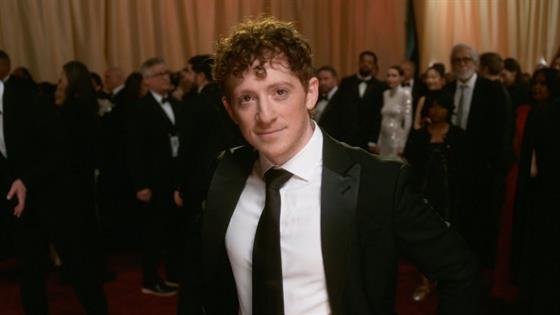 GLAMBOT: Ethan Slater At The Oscars 2025