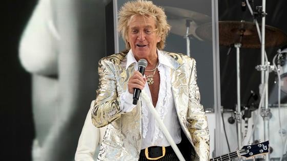 Rod Stewart Details "Awful" Illness Led to Vegas Show Cancellations