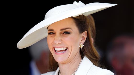 Kate Middleton Has Hilarious Reaction After Royal Fan's Chair Breaks ...