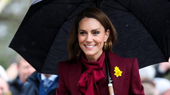 How Kate Middleton Expertly Turned Down Autograph Request to Avoid ...