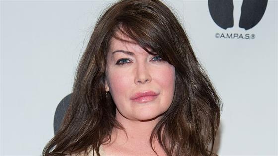 ‘Twin Peaks’ Star Lara Flynn Boyle Makes Rare Outing in Los Angeles